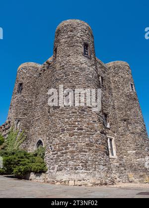 Rye Castle (Ypres Tower), built around 1249 to resist attacks from ...