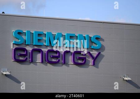 Themenfoto Siemens Energy Logo am Siemens Campus in Erlangen.Stop ...