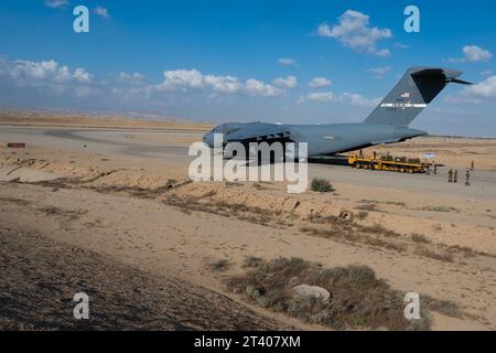 Nevatim Base, Israel. 15th Oct, 2023. U.S. Air Force Airmen assigned to ...