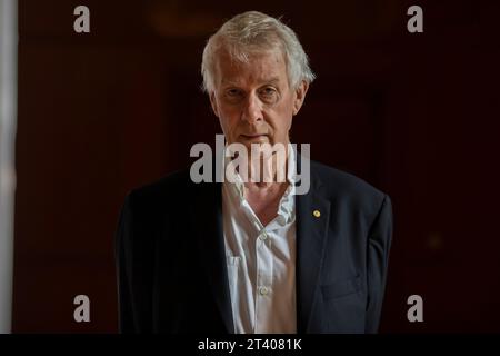 Dhaka, Bangladesh. 27th Oct, 2023. Sir Richard John Roberts poses for photos during a visit in ...