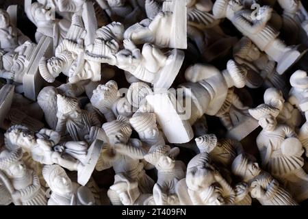 Traditional Potters make replicas of Chhatrapati Shivaji Maharaj ...