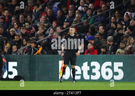 Assistant referee Nick Hopton Stock Photo - Alamy