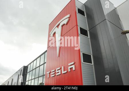 Tesla dealer, Amsterdam. The Netherlands Stock Photo - Alamy