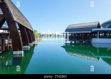 Momi Bay Fiji - September 15 2023; E-foiling in the lagoon, tutor shows ...