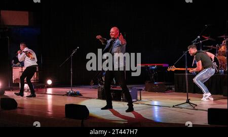 Luke Hunter of the Canadian Country Music group the Hunter Brothers ...