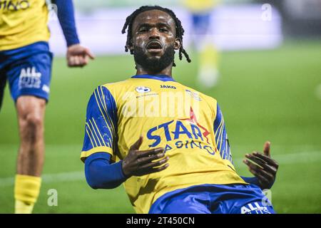 Beveren Waas, Belgium. 28th Oct, 2023. Beveren's goalkeeper Beau Reus ...