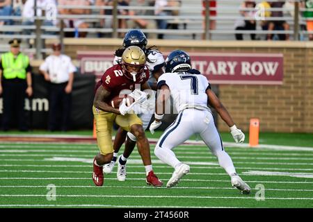 October 28, 2023: Connecticut Huskies wide receiver Brett Buckman (10 ...