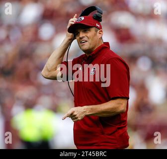 South Carolina head coach Shane Beamer looks up at the scoreboard ...
