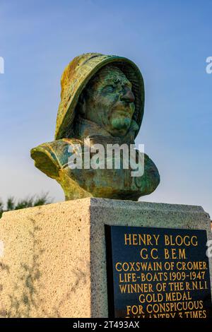 Famous and courageous RNLI lifeboat coxswain Henry Blogg memorial ‘One ...