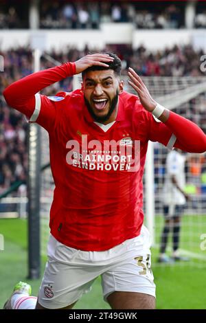 EINDHOVEN, NETHERLANDS - OCTOBER 29: Ismael Saibari (PSV Eindhoven) and ...