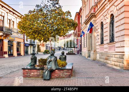 View of the poets' bench. The bench is square, on three sides there are ...