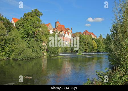 View of the Neckar and townscape with Schochenturm, Upper Castle, banks ...