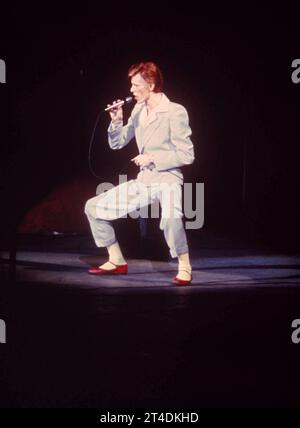 DAVID BOWIE ;Diamond Dogs Tour; US TOUR ; October 1974 ; Credit: Lynn ...