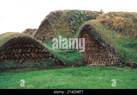 Peat used as traditional insulating construction material in Iceland ...