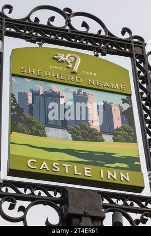 England, Kent, Bodiam, The Castle Inn Pub Sign Stock Photo - Alamy
