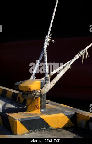 closeup of nylon rope tied to the column Stock Photo - Alamy