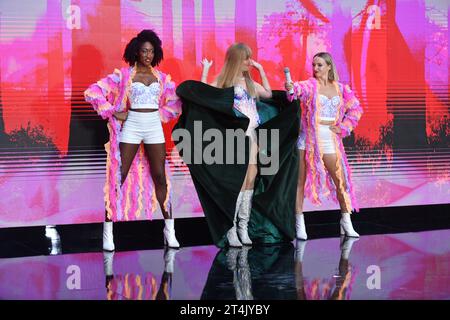 Savannah Guthrie as Taylor Swift Stock Photo - Alamy