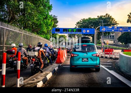Woodlands Checkpoint is one of Singapore's two land border checkpoints ...