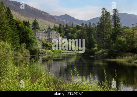 Ballynahinch Castle is a luxury 18th-century castle hotel renowned for ...