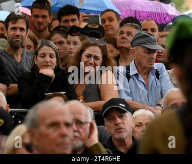 Jerusalem, Israel. 01st Nov, 2023. Israeli soldiers carry the casket of ...