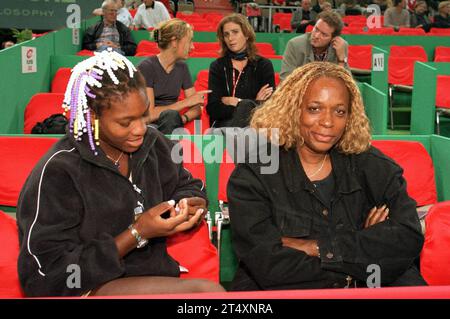 Mutter Oracene Williams und Schwester Serena als Zuschauer Mother ...
