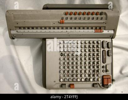Vintage Monroe Mechanical Adding Machine or Calculator Stock Photo - Alamy