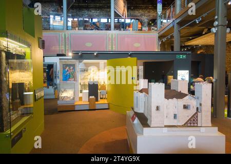 Interior display inside Colchester Castle (Norman built castle ...