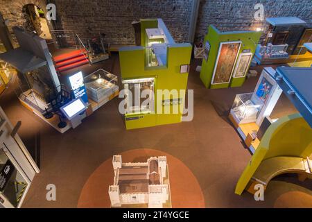 Interior display inside Colchester Castle (Norman built castle ...
