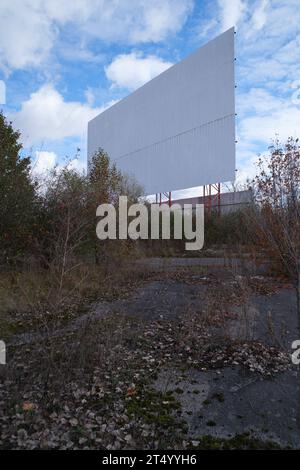 A closed drive-in movie theater Stock Photo - Alamy