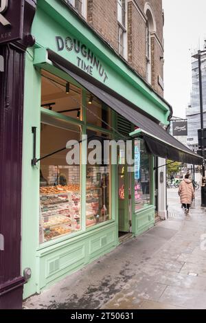 Doughnut Time shop donuts Stock Photo - Alamy