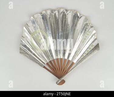 Vintage Art Deco 1930s Savoy Hotel London orange and silver hand fan ...