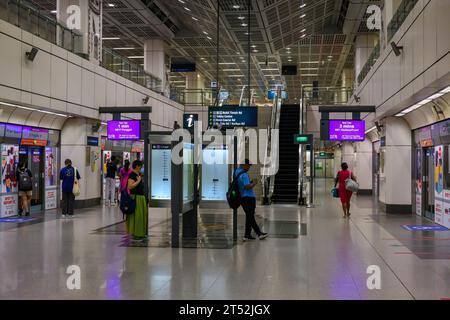 Inside Little India MRT station, Singapore Stock Photo - Alamy