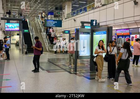 Inside Little India MRT station, Singapore Stock Photo - Alamy