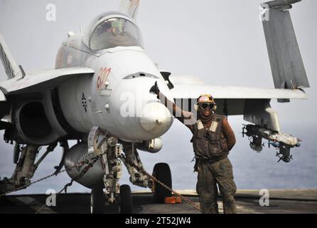 aircrafts, flight deck, Marine Fighter Attack Squadron (VMFA) 312, USS ...