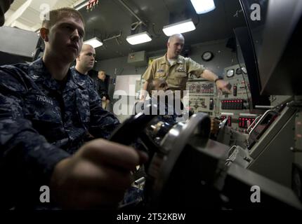 All Hands magazine, Basic Enlisted Submarine School, classroom, Conn ...