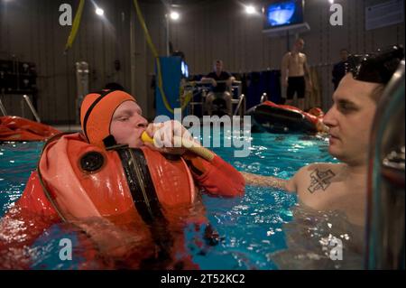 All Hands magazine, Basic Enlisted Submarine School, classroom, Conn ...