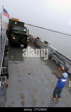 amphib, amphibious, boat, cargo, Landing craft utility, LCU, USS Wasp ...