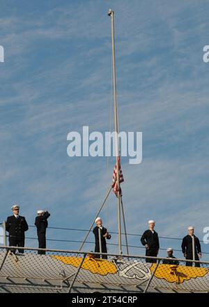 Continuing Promise 2010, family, Homecoming, line handlers, Naval ...