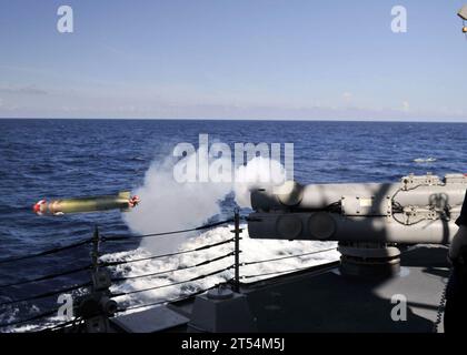 DESRON 15, REXTORP, USS Mustin Stock Photo - Alamy