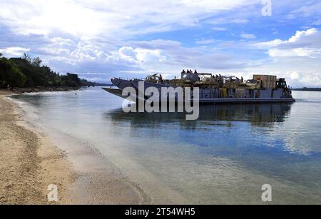 ESPIRITU SANTO, LCU (1665), Marines, Pacific Partnership, Sailors, U.S ...
