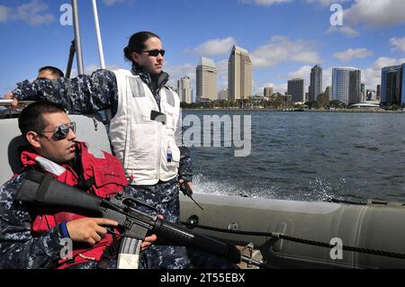 home port, Homecoming, navy, people, ships, U.S. Navy, USS Bunker Hill ...