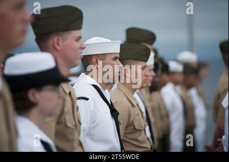 LSD 52, USS Pearl Harbor Stock Photo - Alamy
