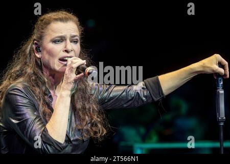 Rockband Silly mit Sängerin Julia Neigel live bei der 15.HOPE Gala im ...