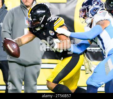 Tennessee Titans safety Amani Hooker (37) warms up prior to an NFL ...