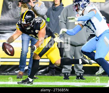 Tennessee Titans safety Amani Hooker (37) warms up prior to an NFL ...