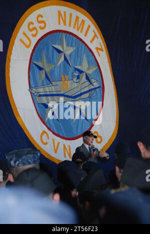 Ray Mabus, secnav, USS Nimitz (CVN 68 Stock Photo - Alamy