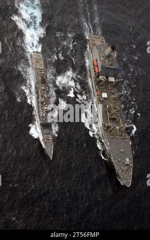 Refuel at Sea (RAS), underway, USS Gary Stock Photo - Alamy