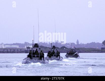 US Navy A team of U.S. Navy search and salvage Stock Photo - Alamy