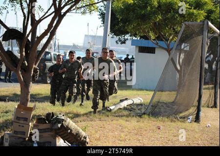 US Navy Gunnery Stock Photo - Alamy