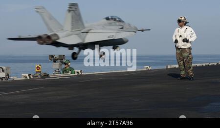US Navy Sailors stand watch on the flight deck.jpg Stock Photo - Alamy